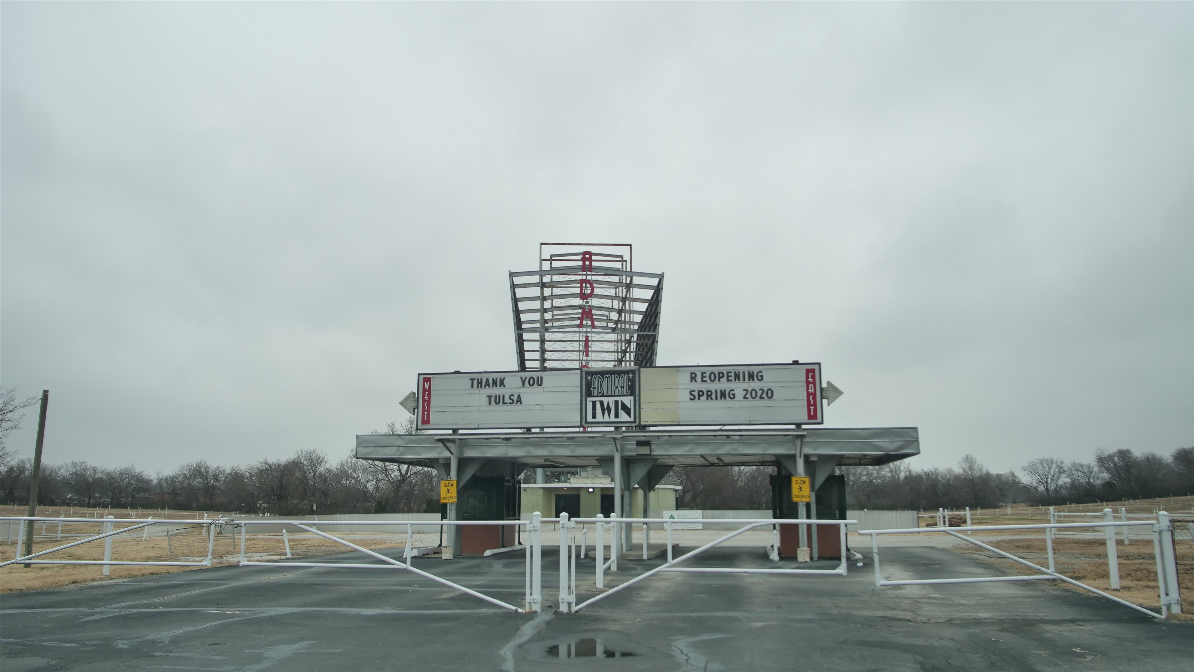 Locations Hub - Admiral Twin Drive-In Theater